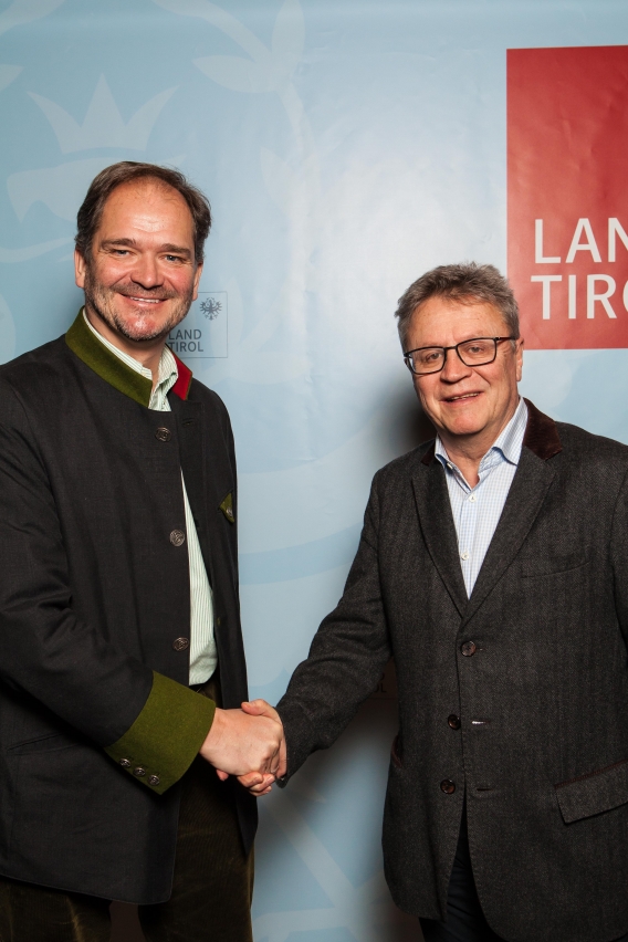 Neuer Vorstand: Hans Entner löst Alfons Parth an der